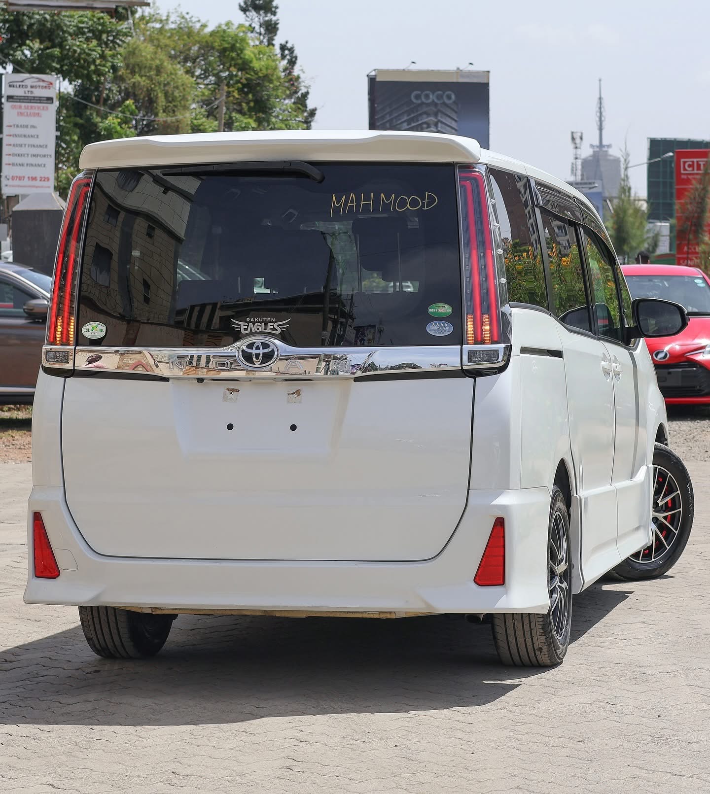 Toyota Noah 2017 - FNL CAR MARKET